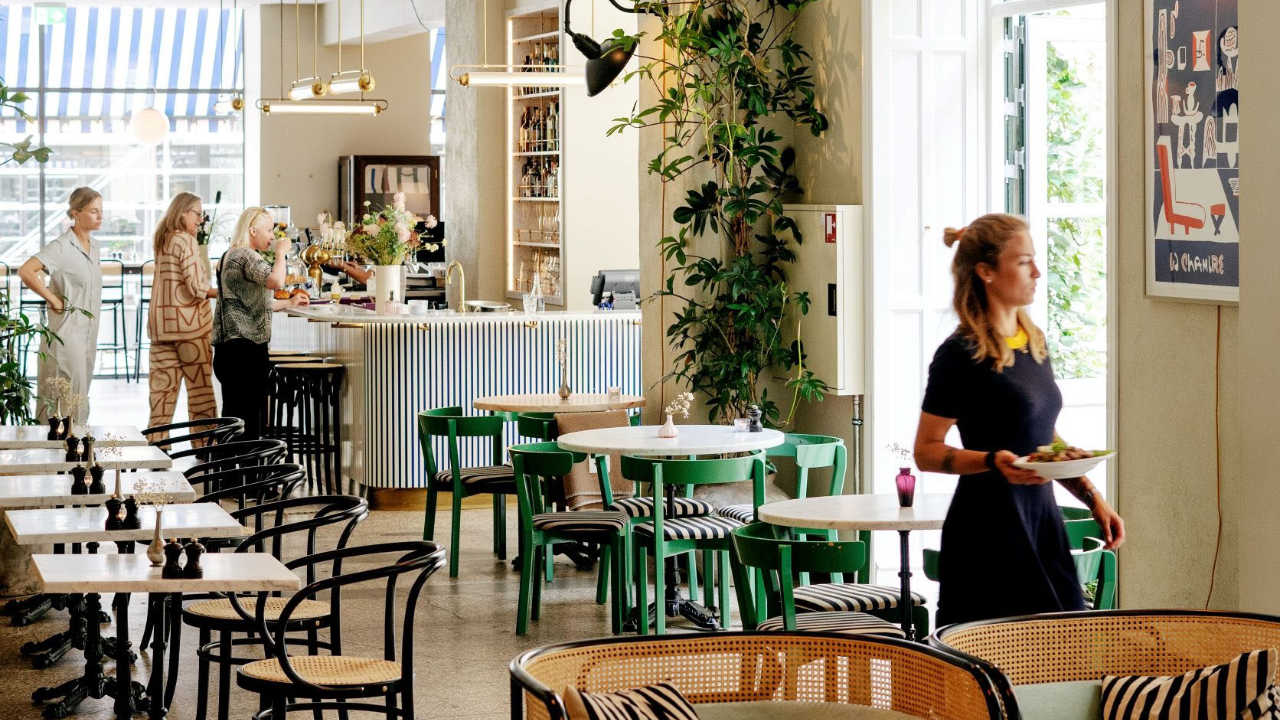 Cafe Coco - Fresh coffee or a light meal in a chic getaway – Coco Hotel
